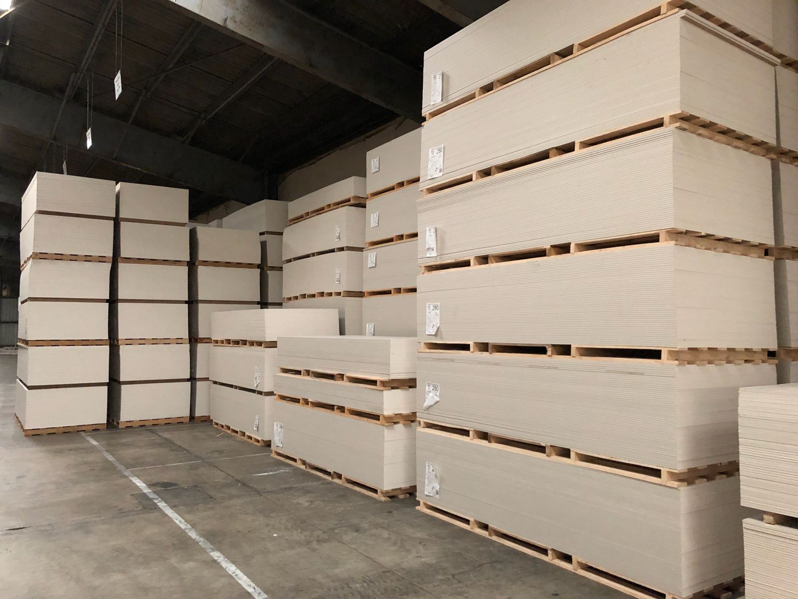 PANNEAUX PLÂTRE REVÊTUS - Qovans